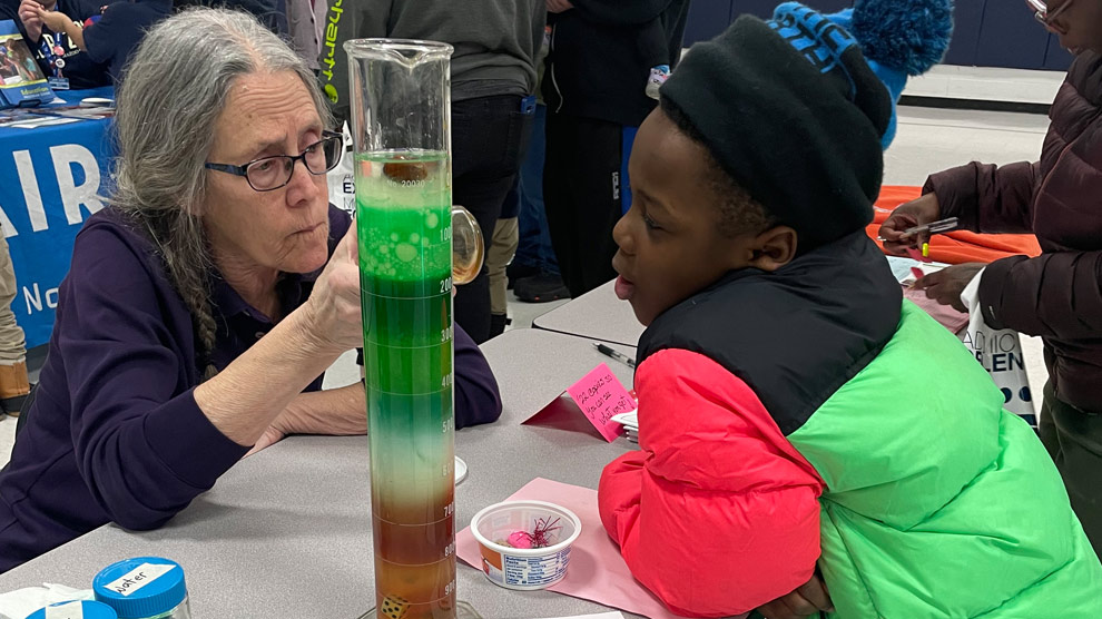 STEM Night Offers Amazing Experiments and Activities for Scholars